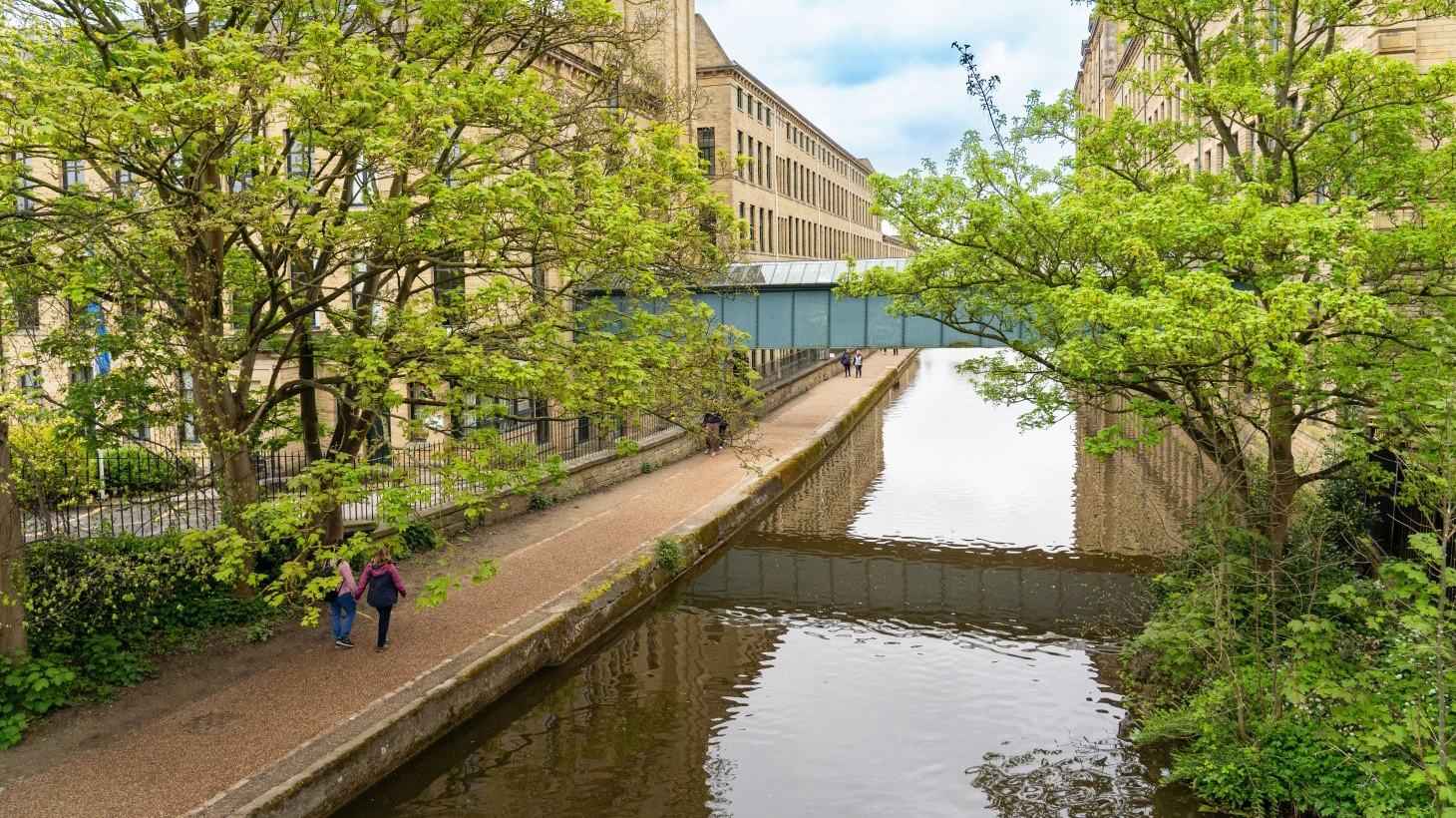 How Saltaire became one of the first 15 minute neighbourhoods - Walk ...