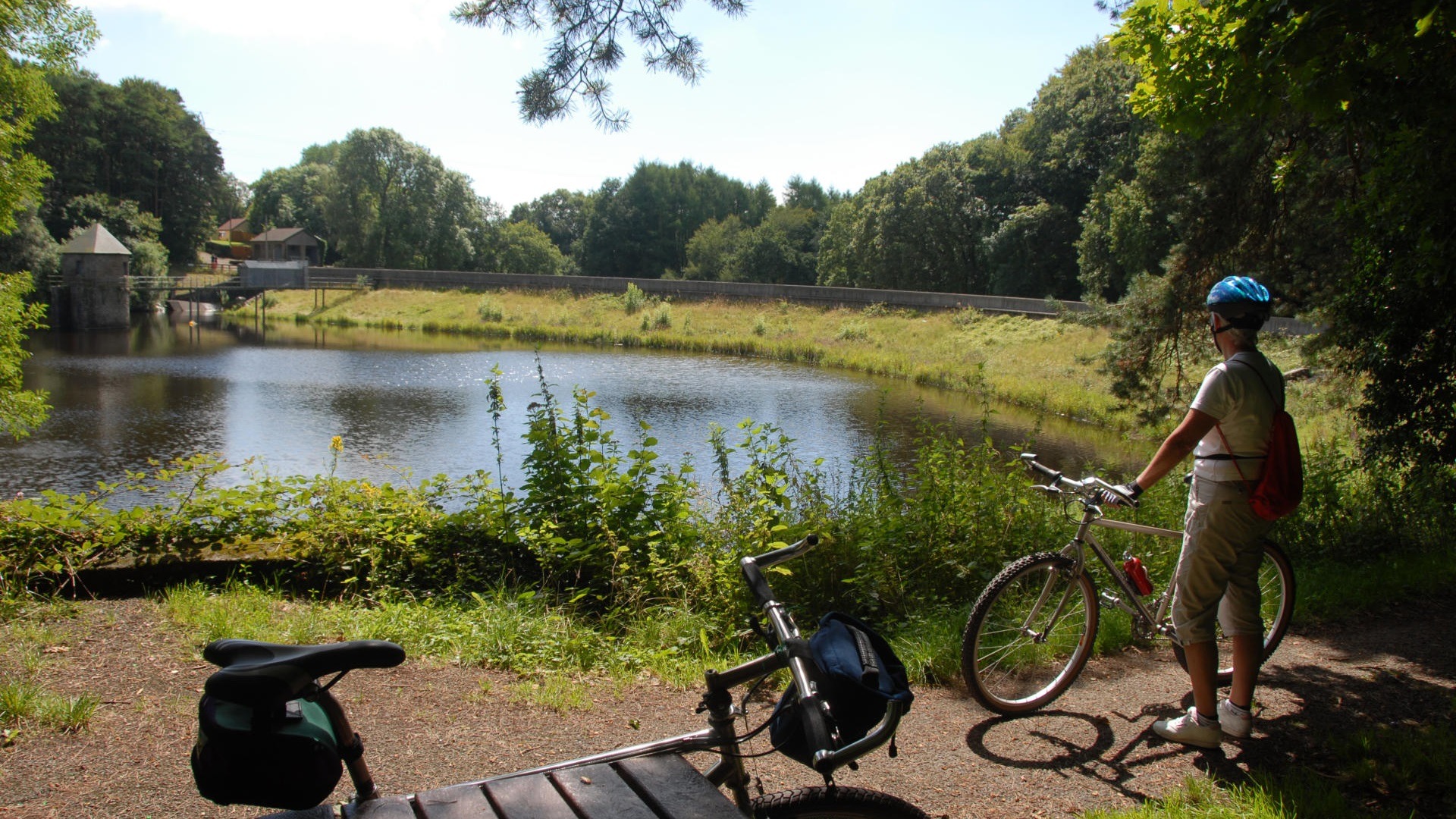 Swiss Valley Cycle Route - Llanelli - Walk Wheel Cycle Trust