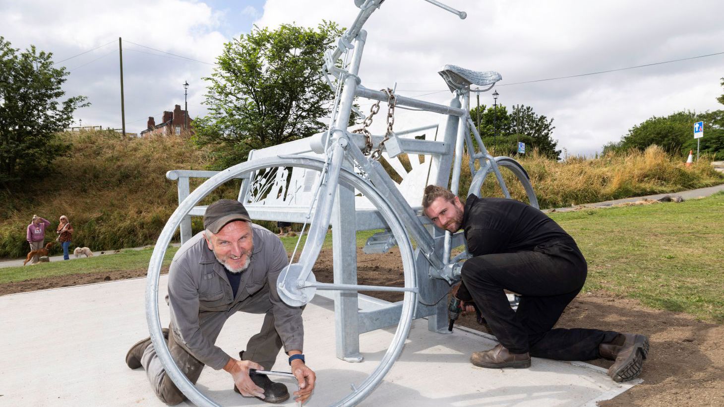 New Ray Lonsdale sculpture celebrates Tynemouth’s cycling heritage ...